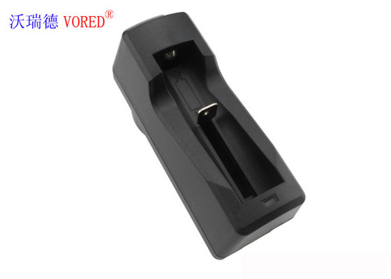 Single Slot UK Plug Lithium Battery Charger Black Color Constant Current Charging