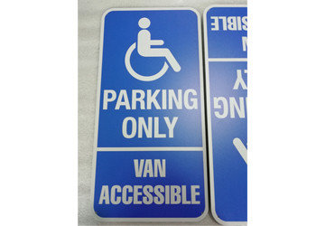 Handicap Parking Aluminum Metal Signs Custom Weather Resistant Long Lasting Ink