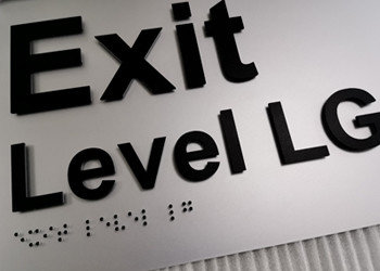 3mm Silver Acrylic Braille Signs Black Tactile Text Round Corner Straight Edge