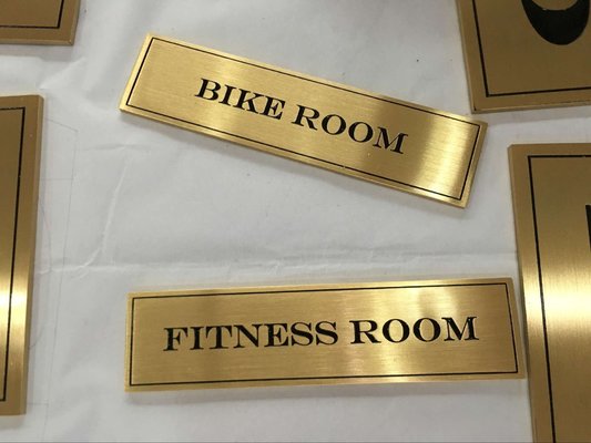 Brushed Finish Stainless Steel Signage 3/6mm Etched Metal Plaques With Custom Text