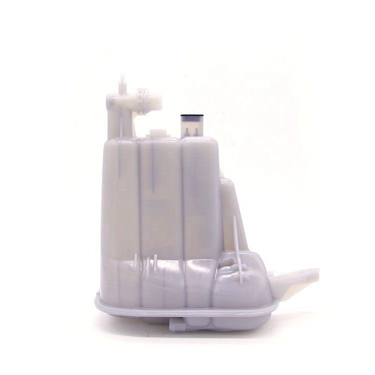 8K0121403Q Water Reservoir Car Expansion Tank Auto Engine Water Coolant Tank For Audi A4 A5 Q5 supplier