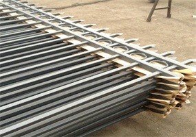 Made in China Wholesale Gate and Steel Fence Design