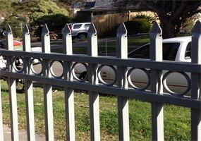 Made in China Wholesale Gate and Steel Fence Design