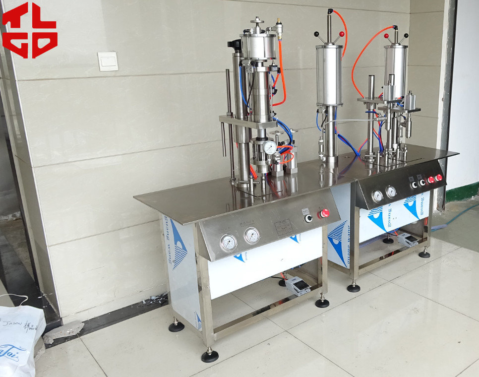 Semi Automatic Aerosol Can Filling Machine For Anti Rust Spray / Mould Release Spray
