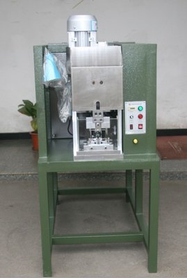 Holland 3 Pin Plug Insert Semi Automatic Crimping Machine / Terminal Crimping Machine
