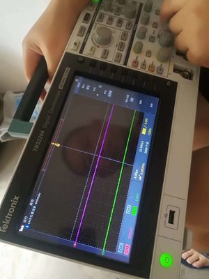 Tektronix TBS2204