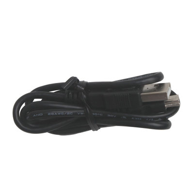 Programmeur tenu dans la main de la clé OBD2 de SuperOBD SKP-100