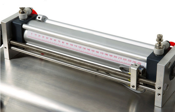 Semi automatic liquid filling machine / pharmaceutical Filling equipment supplier