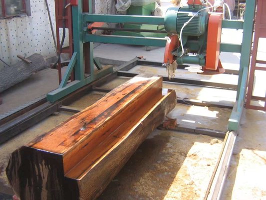 Double Blade Angle Saw to cut logs into blocks