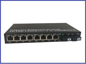Unmanaged 8 Ports Gigabit Ethernet Switch with 8 * 1000M Rj45 + 1 * 1000M FX