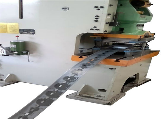 Fabricated Steel C Purlin Roll Forming Machine 15-30m/min Automatic Decoiler