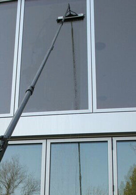 High stiffness 35 ft carbon fiber window cleaning poles , water fed pole / extension pole