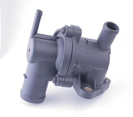 Coolant Outlet Flange Thermostat Housing Assembly 047121111C 047121111D 047121111E for SKODA