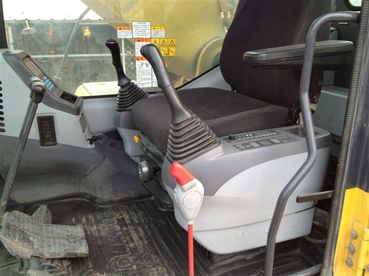 Big size excavator pc450-7 komatsu,also pc220-8,pc300-5,pc300-6,pc300-7,pc360-7 for sale supplier