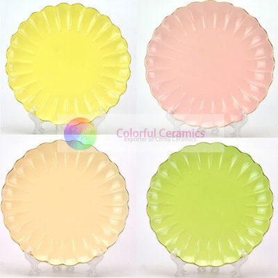 Kitchenware Household Ceramic Dinnerware Sets Embossing With Gold Rim