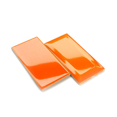 Oranje Glanzende Afgeschuinde Ceramische Metrotegel Antibacterieel voor Binnenlandse Muur