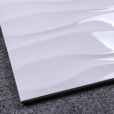 12x24 de heldere Witte Ceramische Muur betegelt Waterdichte Badkamerstegels 7,5 Mm-Dikte