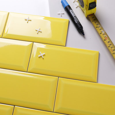 Gele Glanzende Ceramische van de de Tegelsschil van de Badkamersmuur van de de Stokmetro Tegel 100 X 100