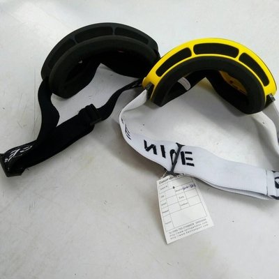 La serie colorida del niño del padre embroma gafas de la snowboard con la lente de la PC de TPU