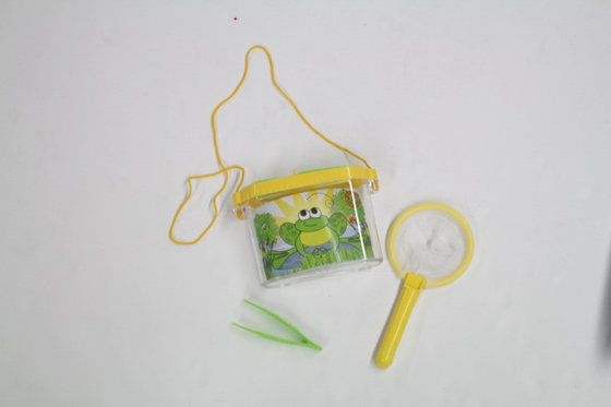 Yellow Plastic Childrens Magnifying Glass , Bug Hunting Kits For Kids