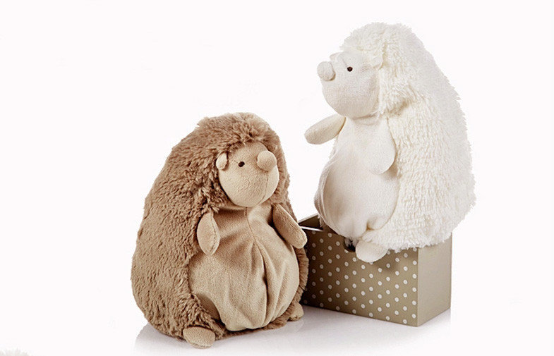 La peluche animale di piccola dimensione personale gioca l'istrice farcito del cotone dei pp