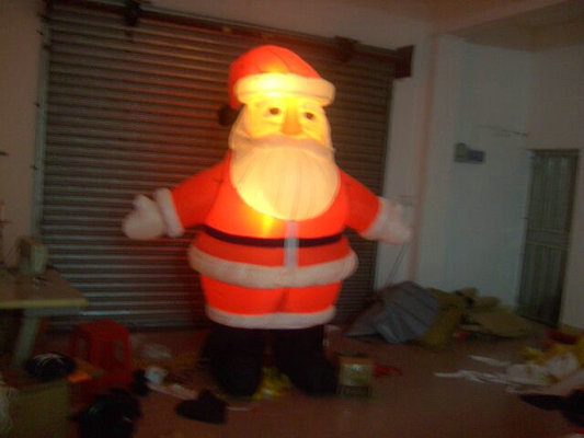 Décoration attrayante le père noël gonflable drôle pour la fête de Noël