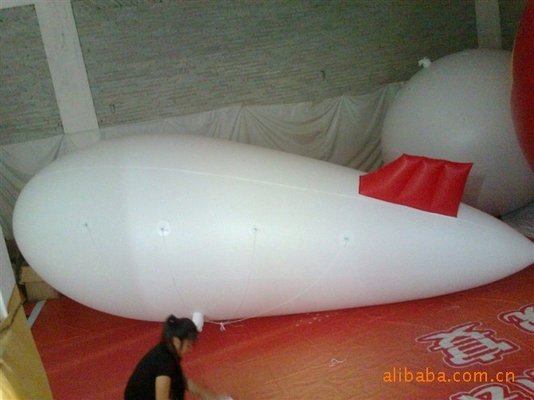 Size12meters remote control distance of 800 meters 1.5 hours continuous time of remote control airship Used in advertis