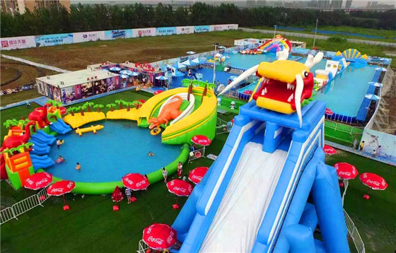 Piscina gonfiabile dei giochi di sport della tela cerata del PVC con la rampa lunga dell'acqua per il progetto all'aperto