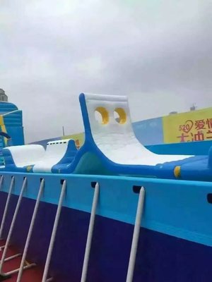 Jouets gonflables adaptés aux besoins du client de parcs aquatiques de jeux gonflables de sports de 0.9MM pour des enfants