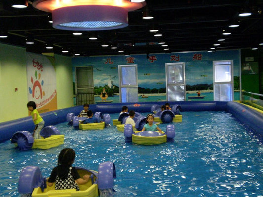 Barco inflable del PVC de la paleta del poder de la mano de los niños, juguetes inflables del agua de SEPPA
