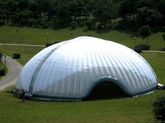 Tente gonflable grise géante de partie pour l'activité en plein air, tente de mariage d'arrière-cour