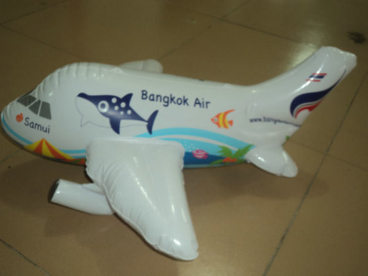 Trois danseurs gonflables cousus à deux lignes d'air d'avions, petit cadeau plat gonflable coloré