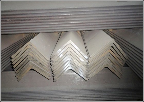 Equal Galvanized Mild Steel Angle Bar for Building / Engineering Structure