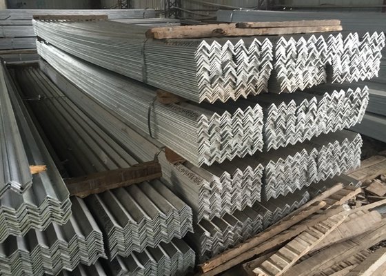 S355JR Material Mild Steel Angle Bar With Hot Rolled Heating / Drilling Hole