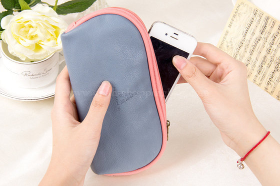 Customized pink travel cosmetic storage bag for short journey , small cosmetics case