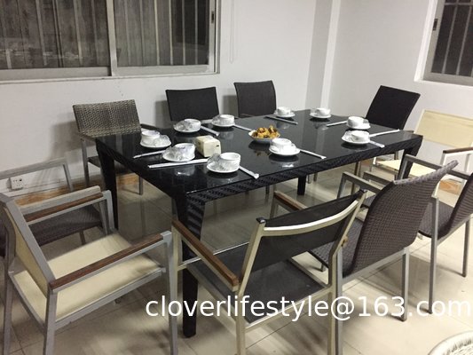 Wicker dining set with aluminum frame by Clover Lifestyle
