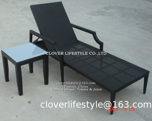 Flat wicker Sun bed with side table for Hotel, Garden and Beach by Clover Lifestyle Outdoor Furniture China