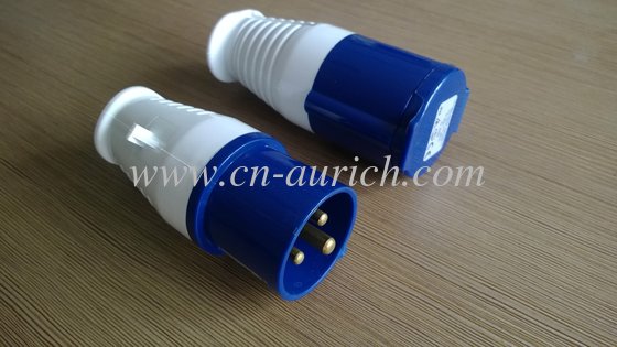 Flexible cords with industrial plug and socket