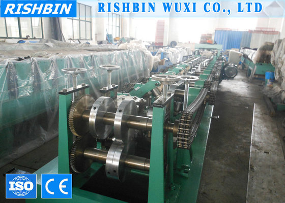 Size Adjustable Carbon Steel C &amp; Z Purlin Metal Roll Forming Machine for PEB