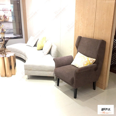 Hotel Scheme Wooden Lounge Chair With Pillow / Commercial Lobby Furniture