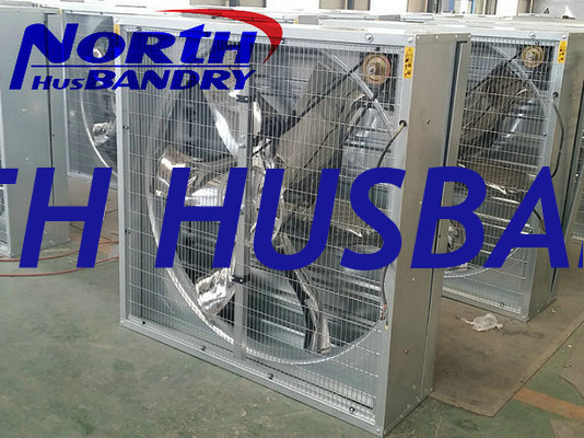 Poultry farm evaporative cooling pad with black coating
