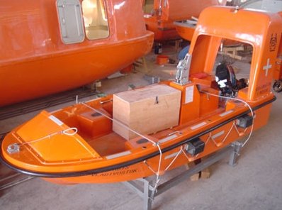 Lastest marine totally enclosed life boat for hot sales