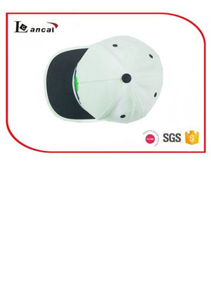 Fashionable 3D Embroidery White Cotton Baseball Caps Hats With Black Visor