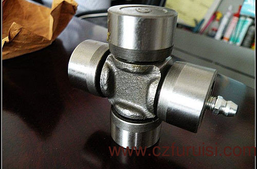 Auto Parts Universal Joint for Toyota Hilux Vigo GGN15 KUN1# TGN1# 04371-0K060