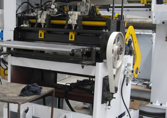 Feeding Step 9999.99mm NC Servo Feeder with Decoiler And Straightener For Punching Machine