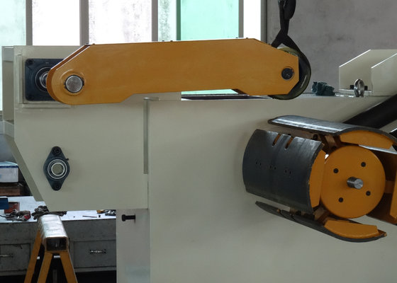 Industrial NC Servo Decoiler Straightener Feeder for 0.5 - 4.5mm Thickness All Metal Coil