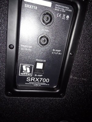 Altavoces de subgraves activos accionados de alto rendimiento de DJ del disco del subwoofer del PA con 8 ohmios de impedancia