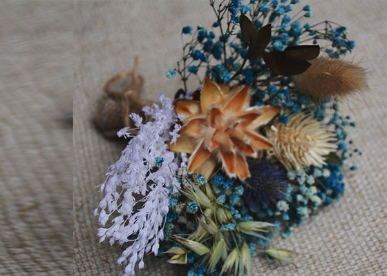 Beautiful Mini Size Dried Flower Arrangements For Cafe Table Flower Display