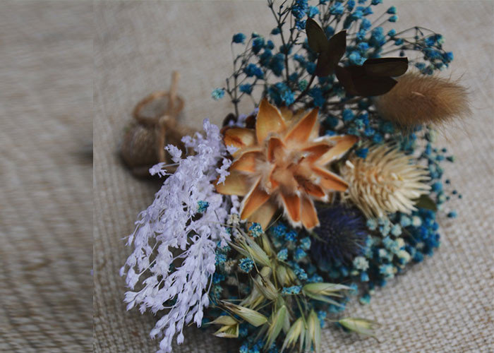 Beautiful Mini Size Dried Flower Arrangements For Cafe Table Flower Display
