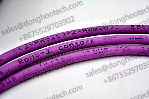 USB3.0 High Flex Cable Type A to Micro B with Screw Locking in Color Violet 3 meters for Automation and Robotics